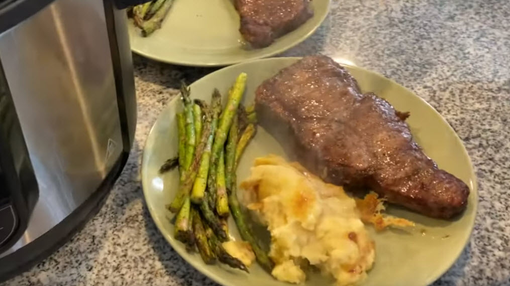 How To Cook Steak, Mashed Potatoes and Asparagus – Slow Cooker Reviews